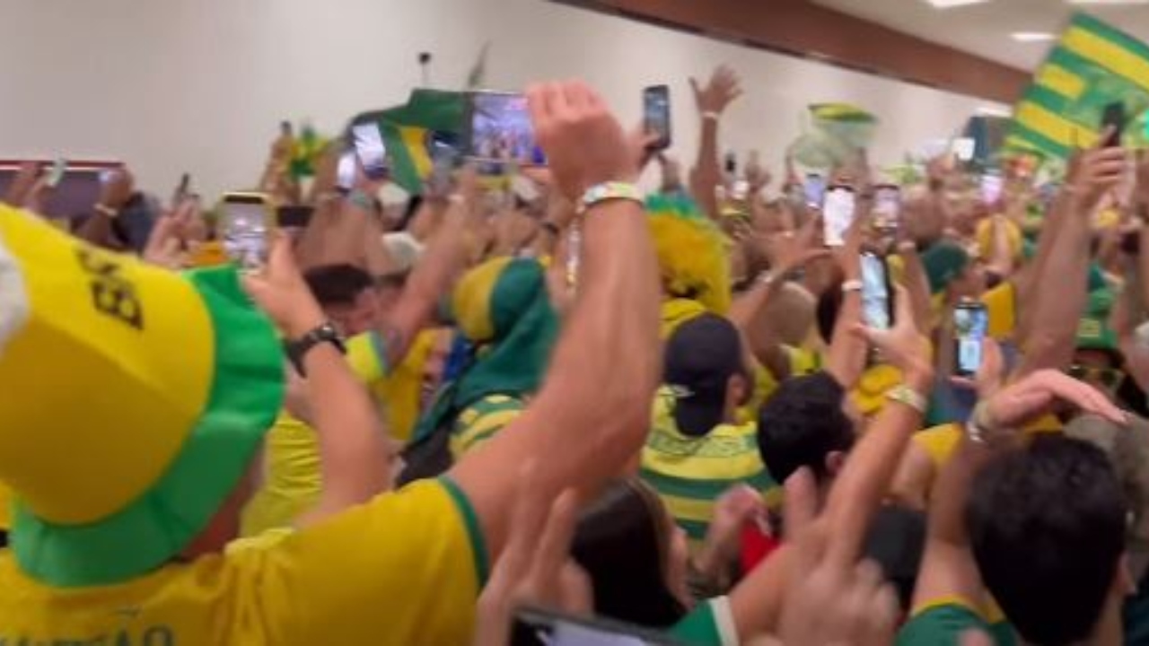 Brasileiro é furtado e polícia manda ele definir pena de ladrão no ...